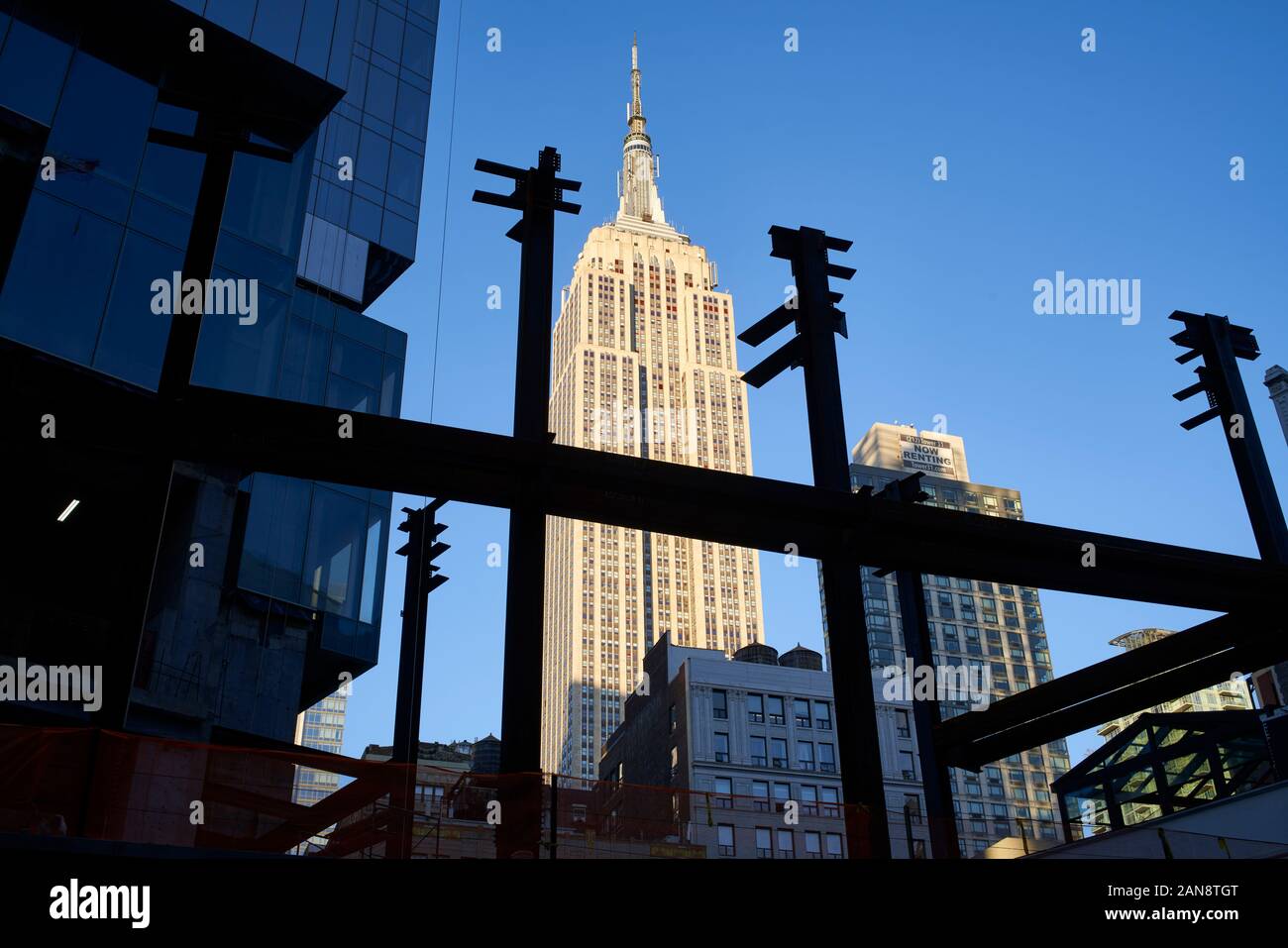 New york skyscraper beam construction hi-res stock photography and ...