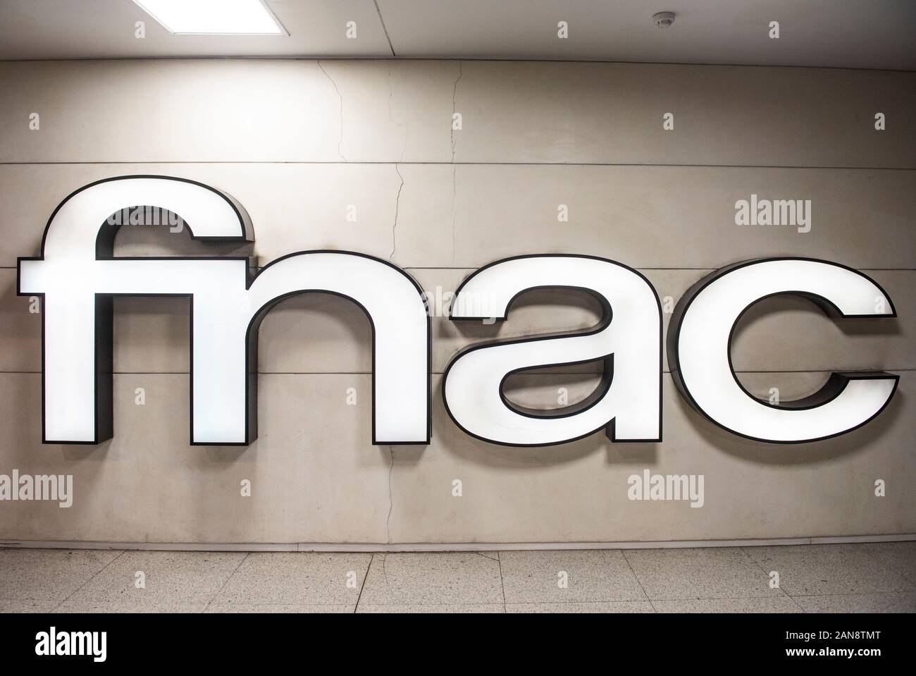 French electronics store hi-res stock photography and images - Alamy