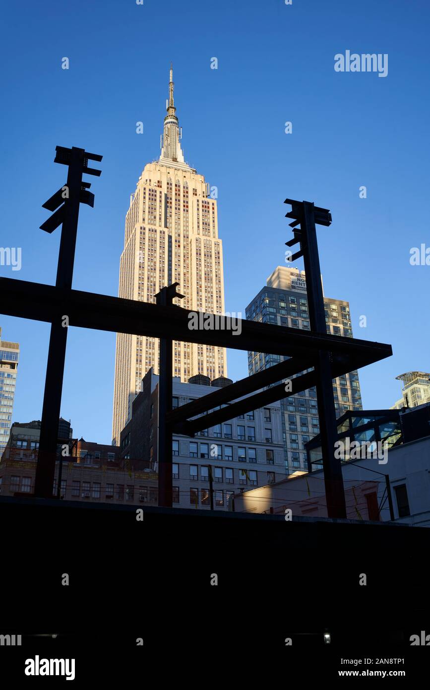 Empire state construction hi-res stock photography and images - Alamy