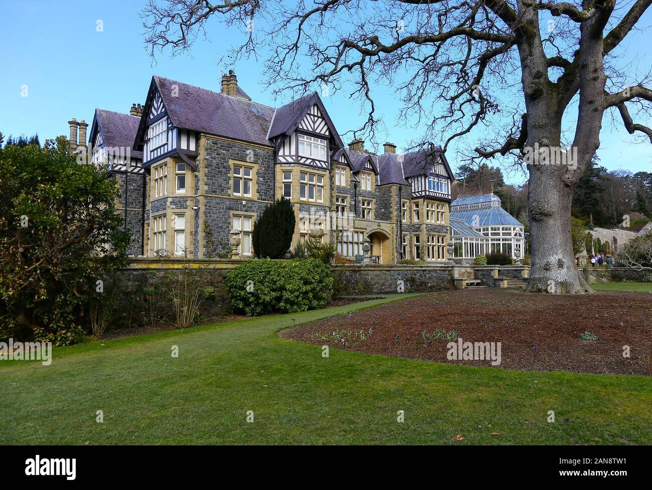 Bodnant hall hi-res stock photography and images - Alamy