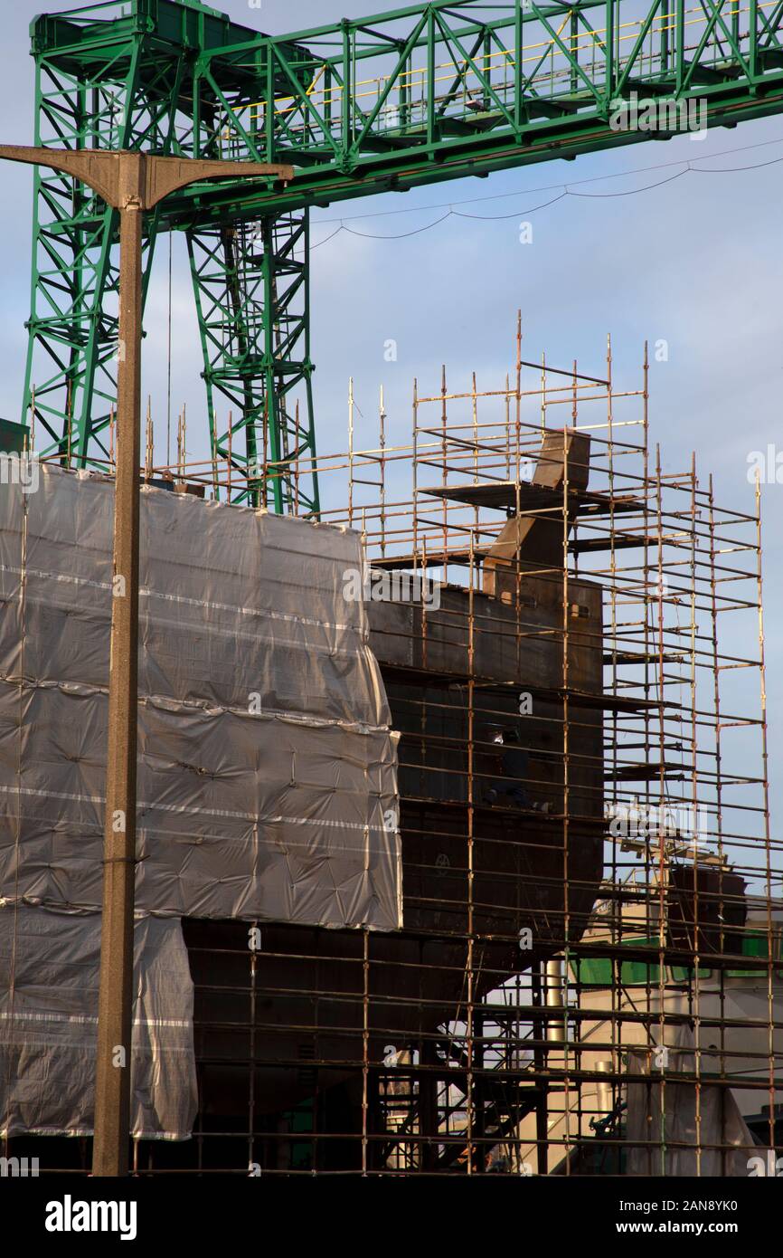 Ship building scaffolding in shipyard hi-res stock photography and ...