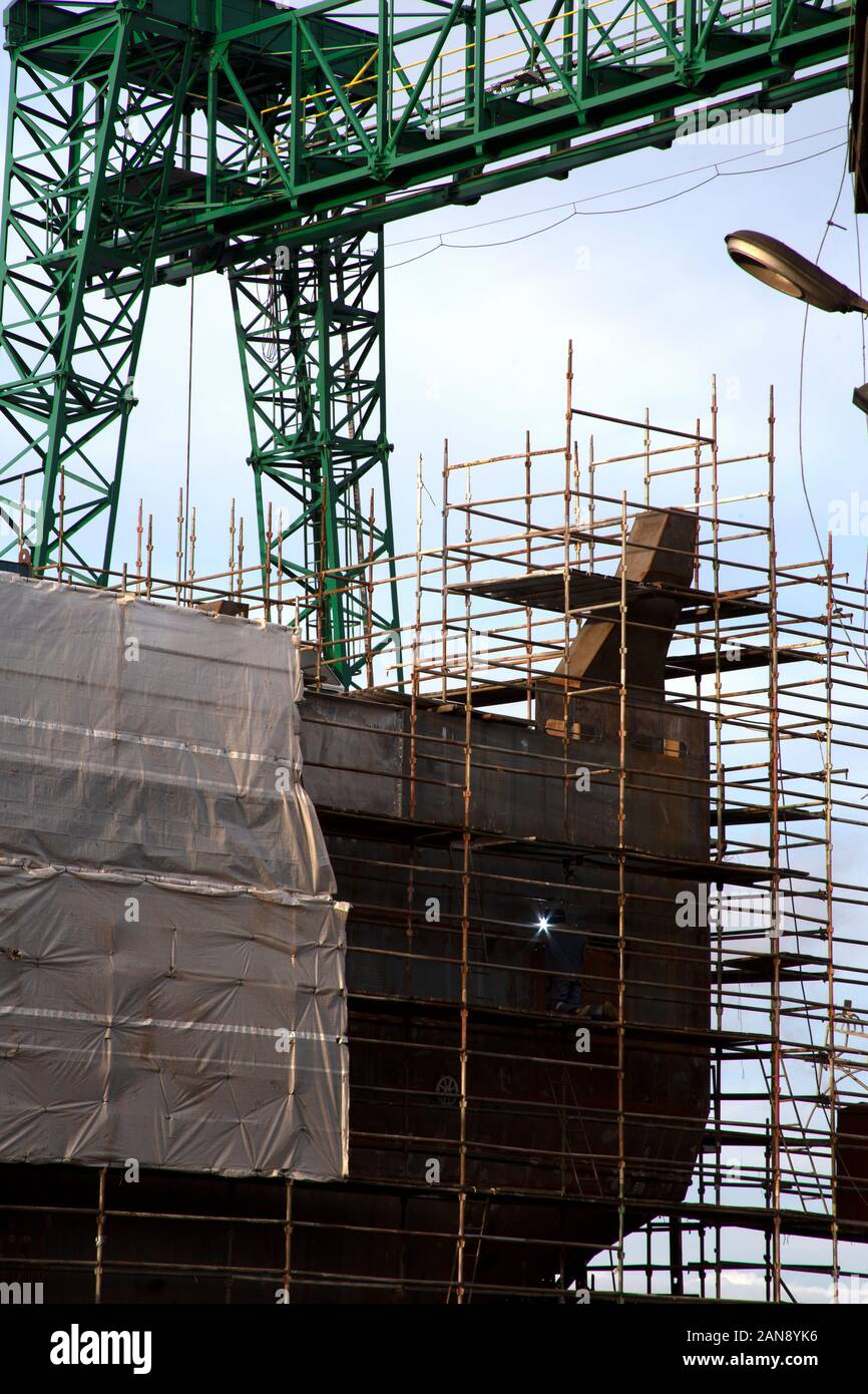 Ship building scaffolding in shipyard hi-res stock photography and ...