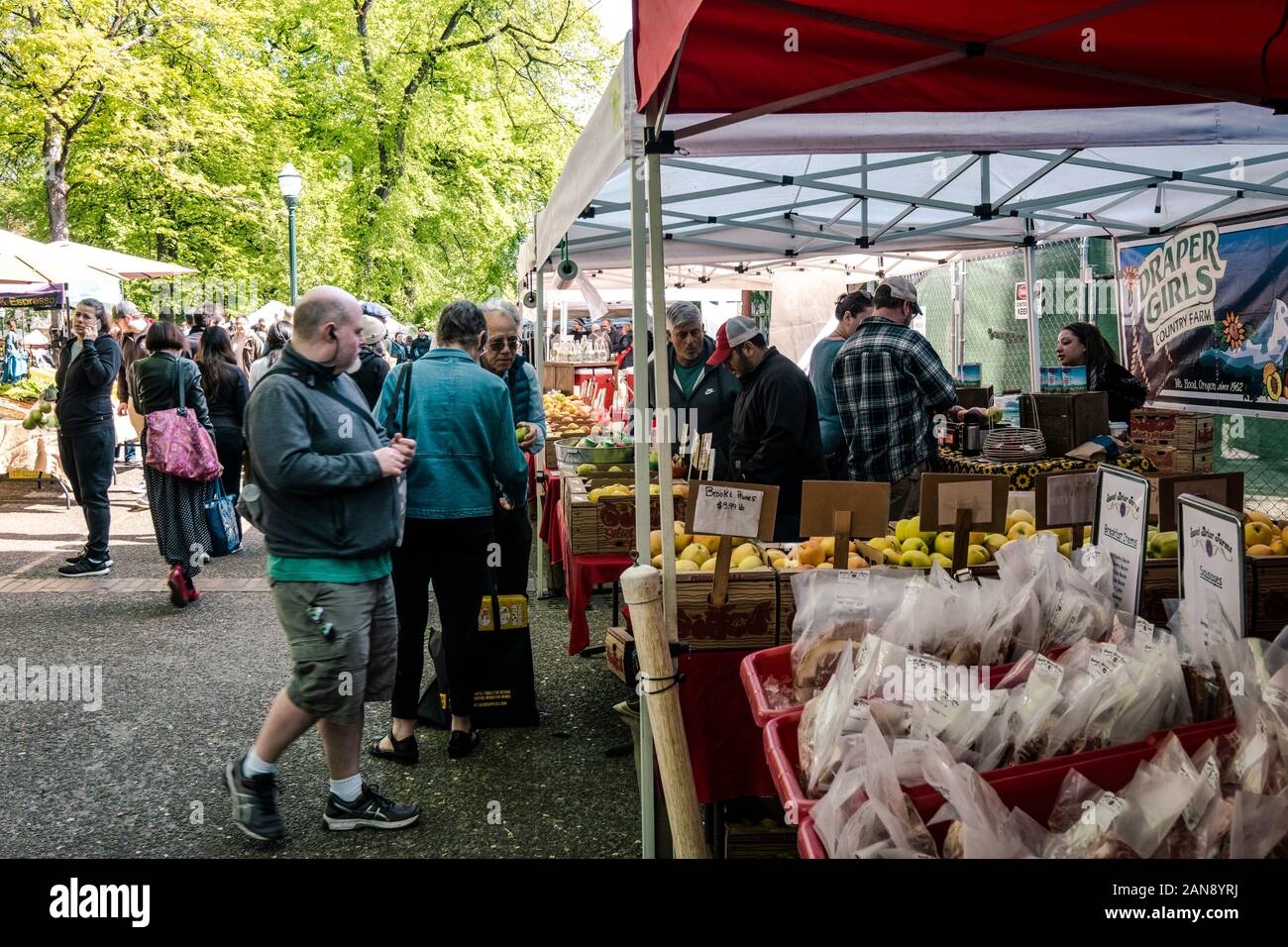 Portland Farmers Market - Shemanski Park. is a popular lunch and ...