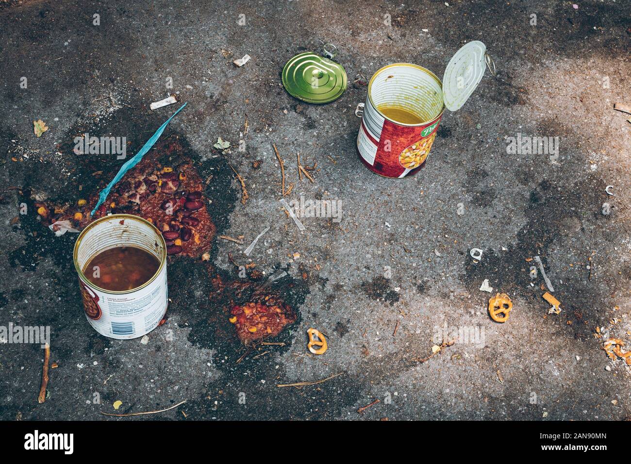 Junk pile hi-res stock photography and images - Alamy