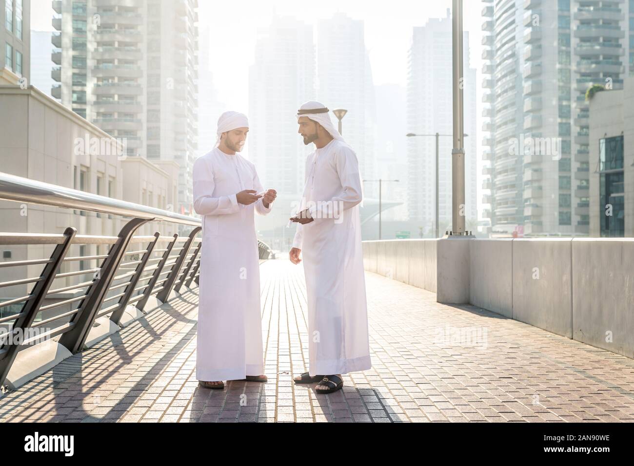 Kandura saudi arabia hi-res stock photography and images - Alamy