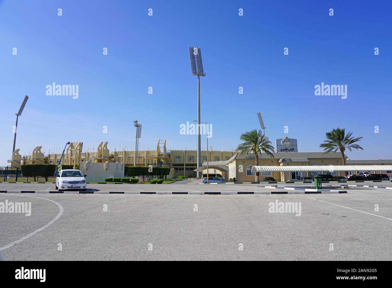Qatar football stadium construction hi-res stock photography and images ...