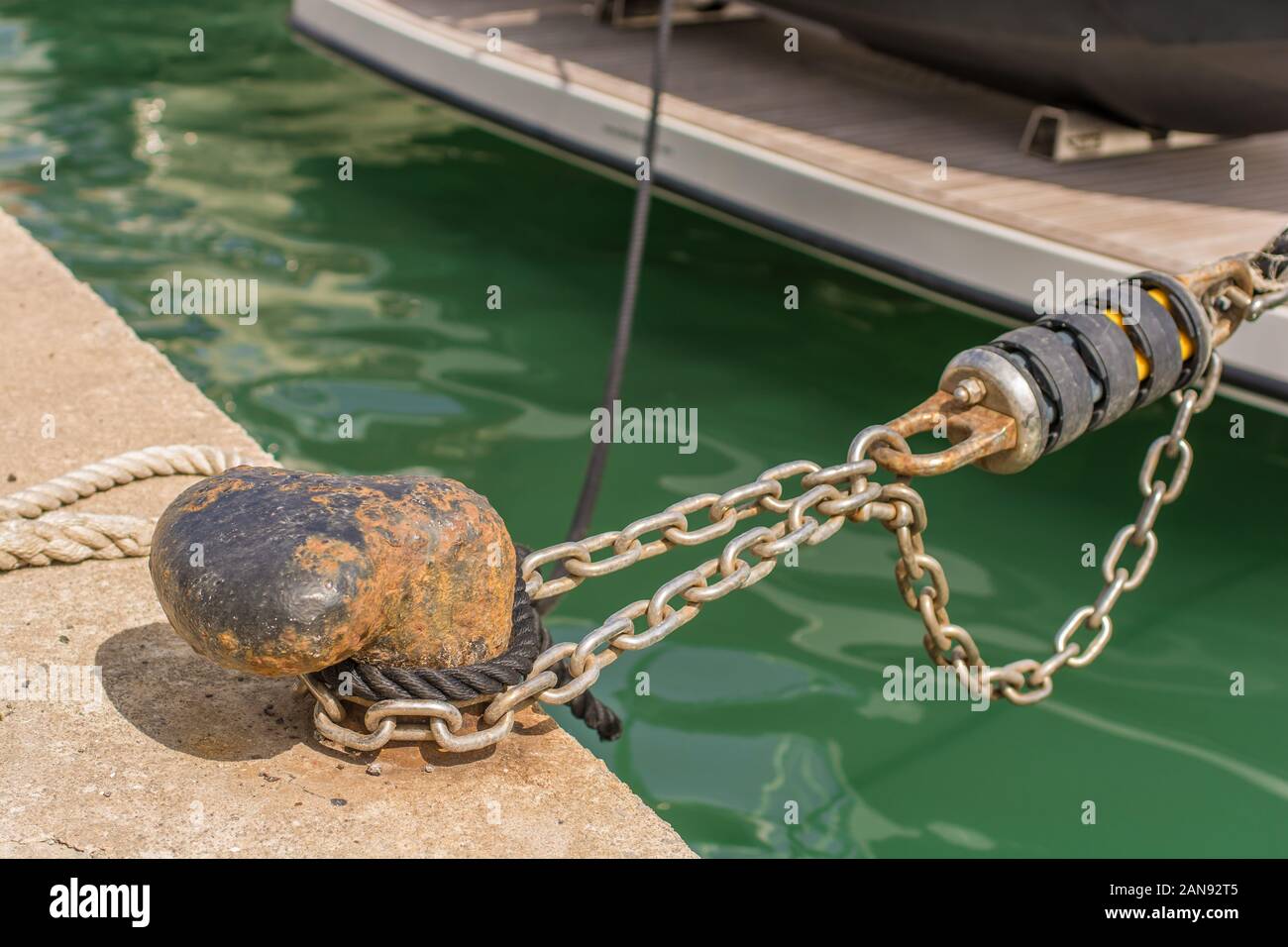 Shore quay boat hi-res stock photography and images - Alamy