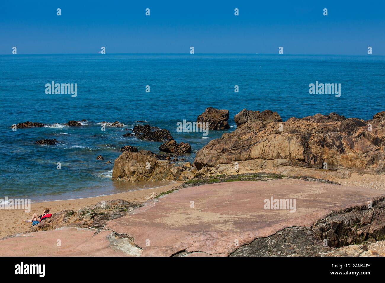 PORTO, PORTUGAL - MAY, 2018: People enjoying a sunny early spring day ...