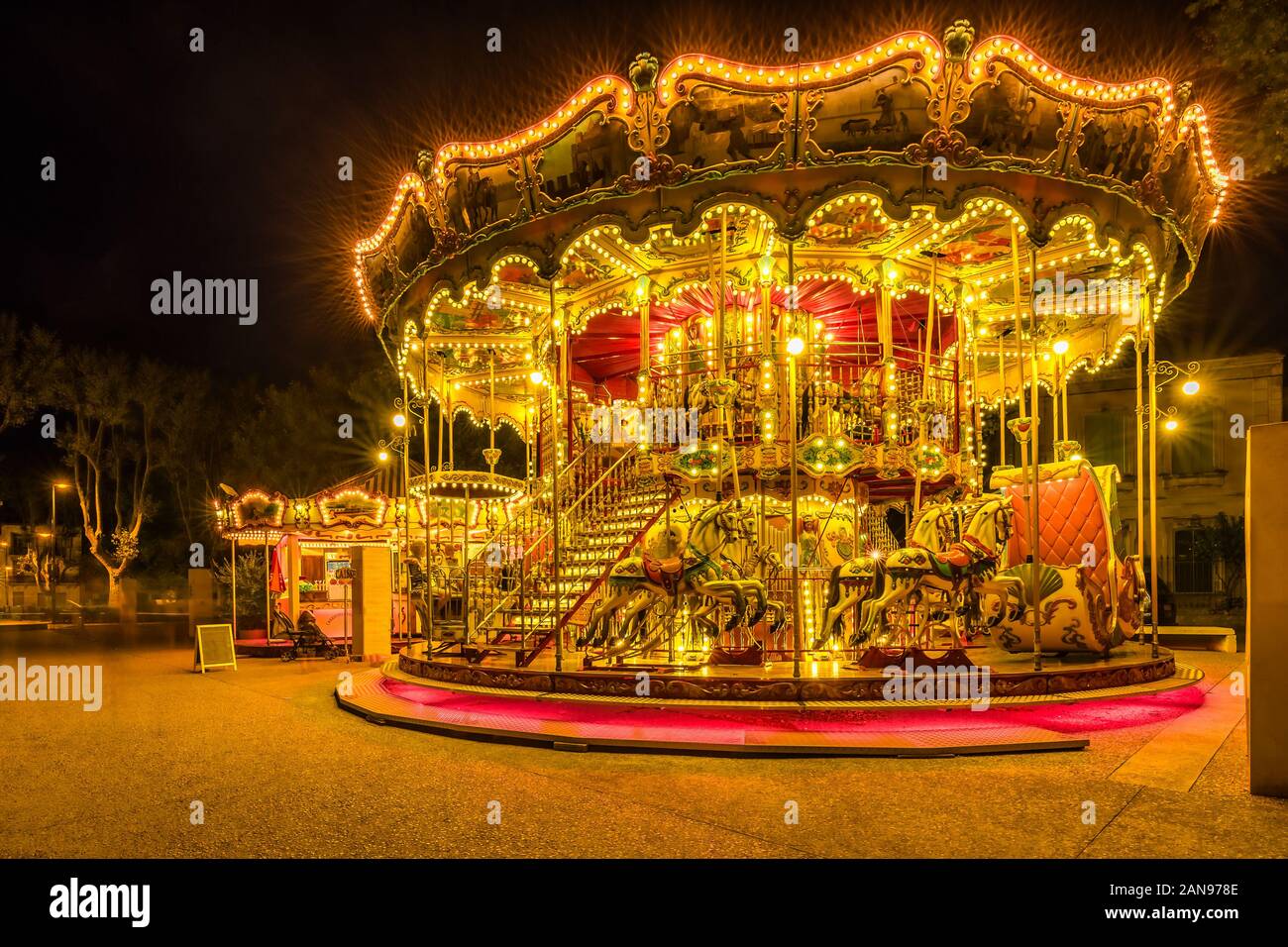 Vintage style carousel in paris hi-res stock photography and images - Alamy