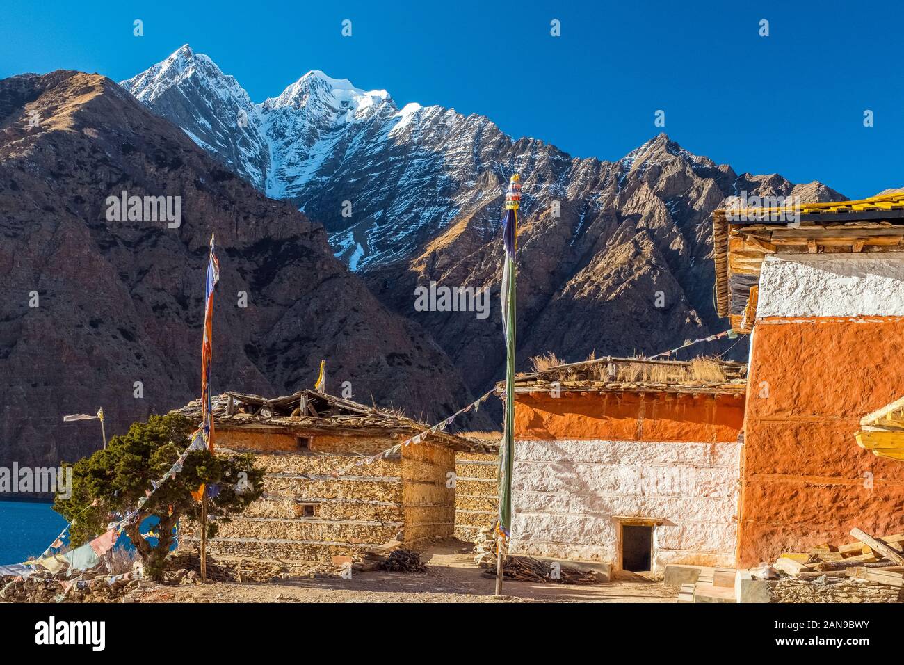 Tibetan gompa hi-res stock photography and images - Alamy
