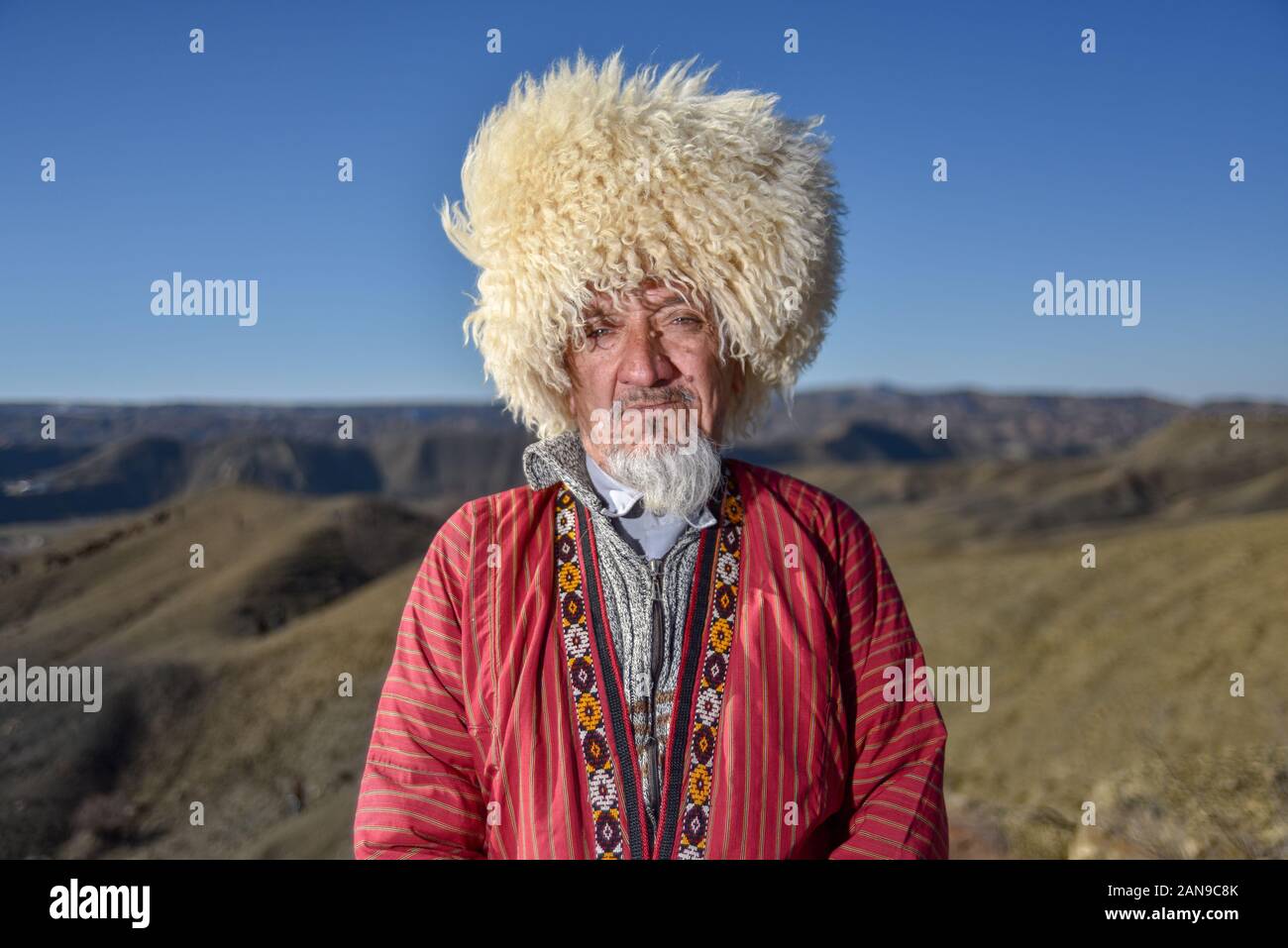 Turkmen traditional dress hi-res stock photography and images - Alamy