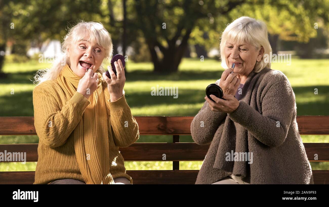 Two old ladies hi-res stock photography and images - Alamy
