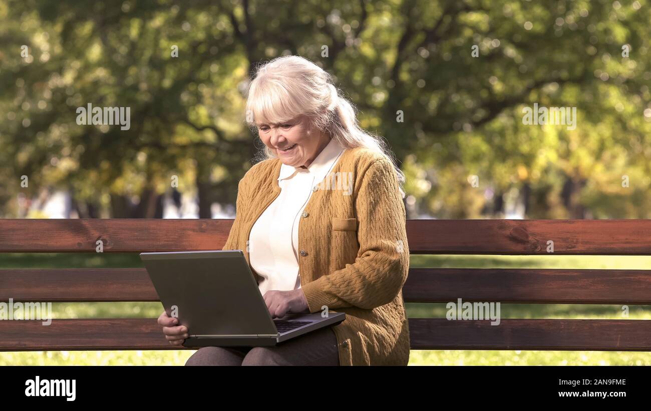 Lady working on computer hi-res stock photography and images - Alamy