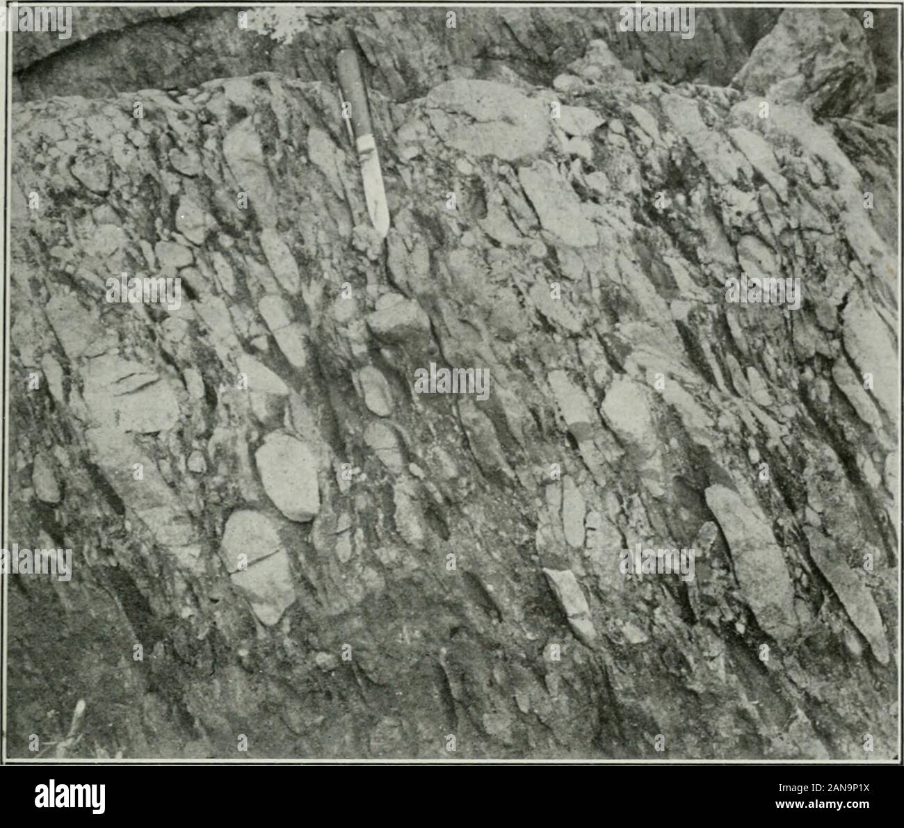 Conchoidal quartz hi-res stock photography and images - Alamy