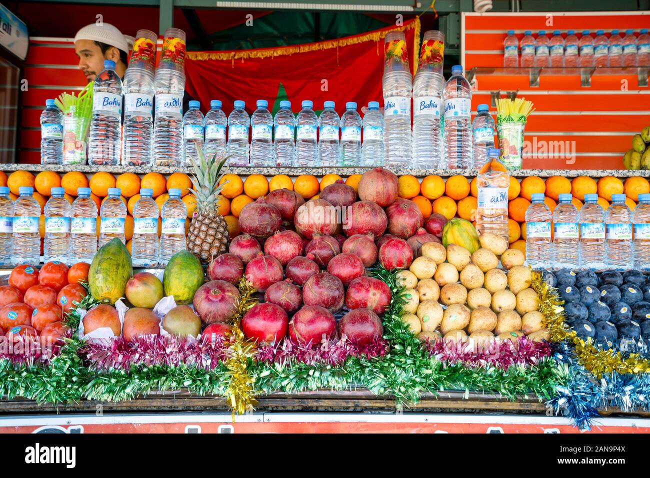 Fresh fruit juice kiosk in hi-res stock photography and images - Alamy