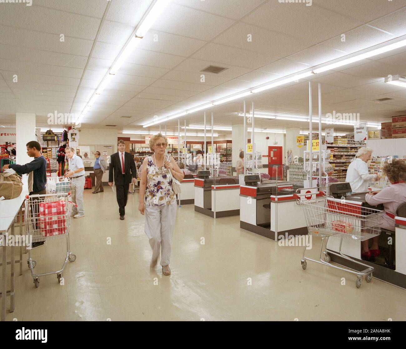 Kwik Save Supermarket, London in 1990, UK Stock Photo - Alamy