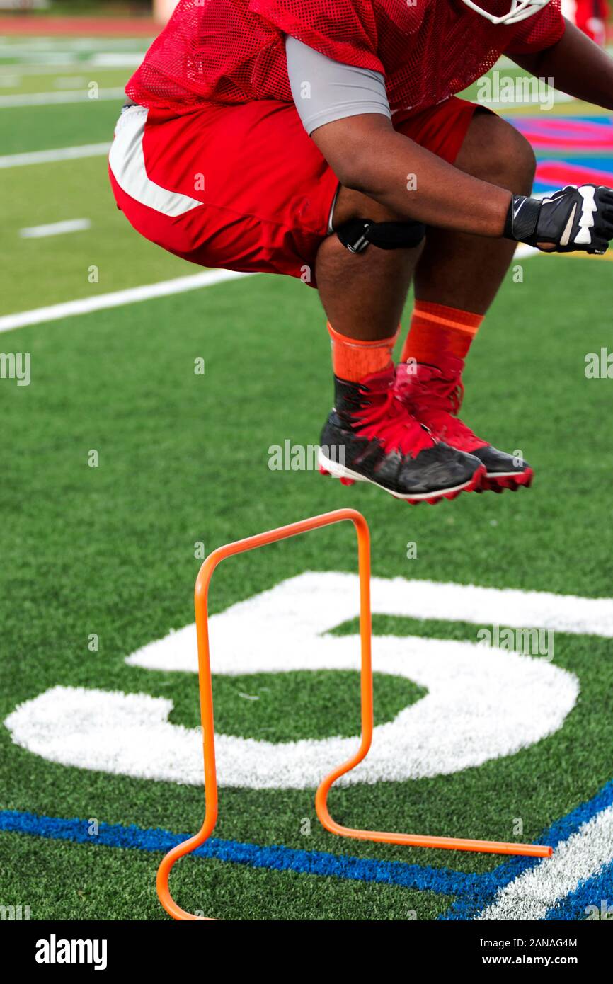 Lineman soccer hi-res stock photography and images - Alamy