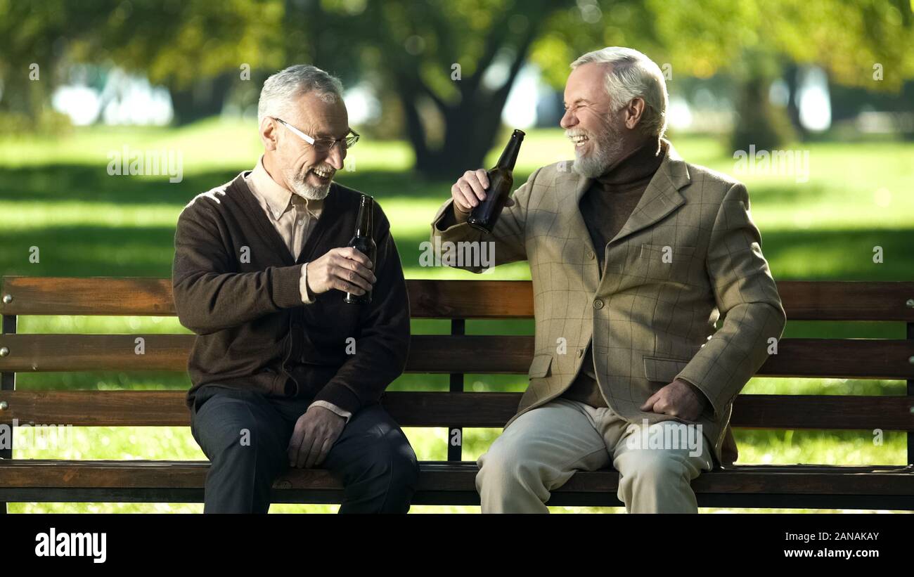 Two old men cheering hi-res stock photography and images - Alamy