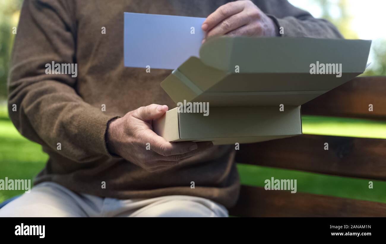 Letter box opening hi-res stock photography and images - Alamy