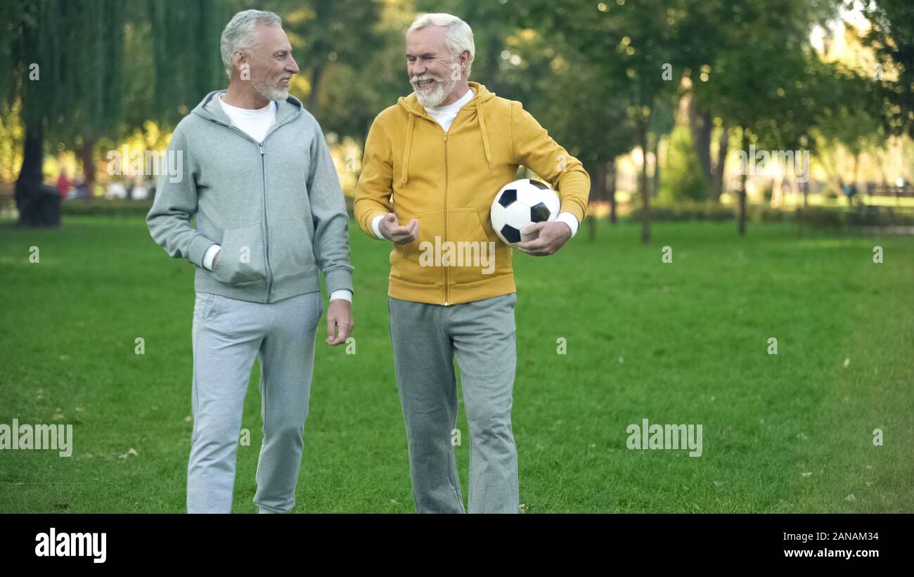 Elderly men in sportswear hi-res stock photography and images - Alamy
