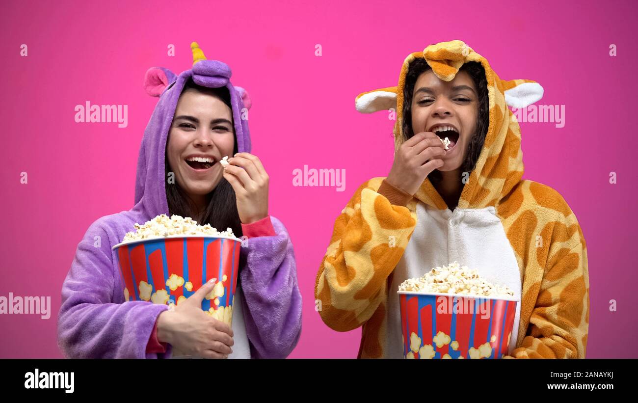 Unicorn eating popcorn hi-res stock photography and images - Alamy