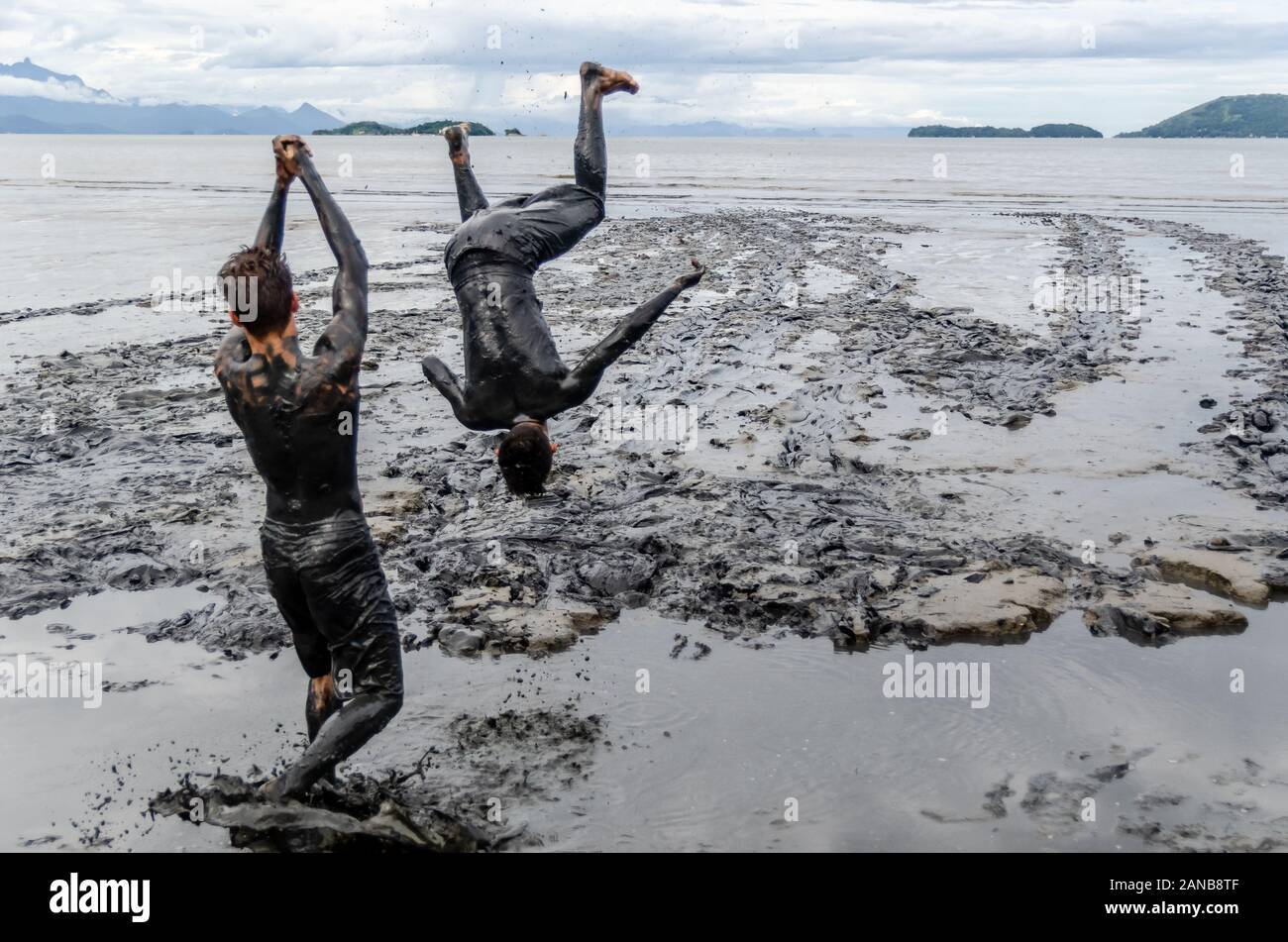 "Mud Block" is a carnival block where people have fun, fantasize and ...