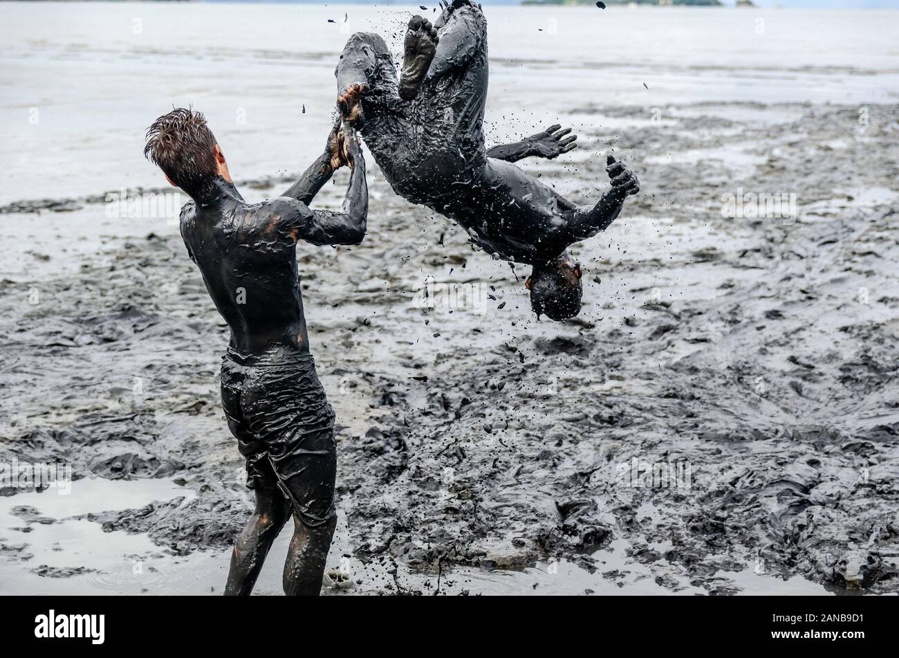 "Mud Block" is a carnival block where people have fun, fantasize and ...