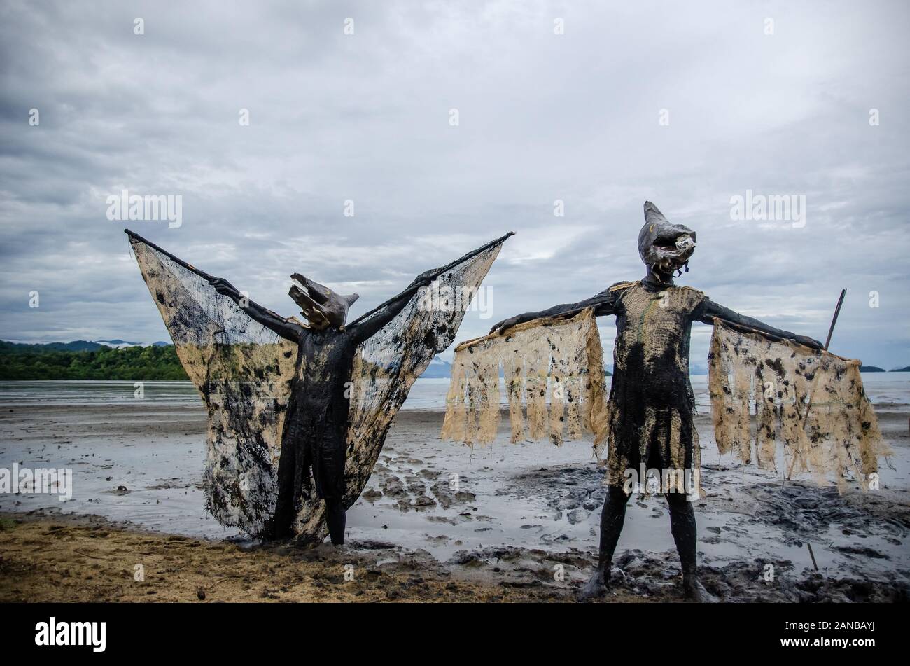 "Monstrous" costumes in the "mud block", a carnival block in the city ...