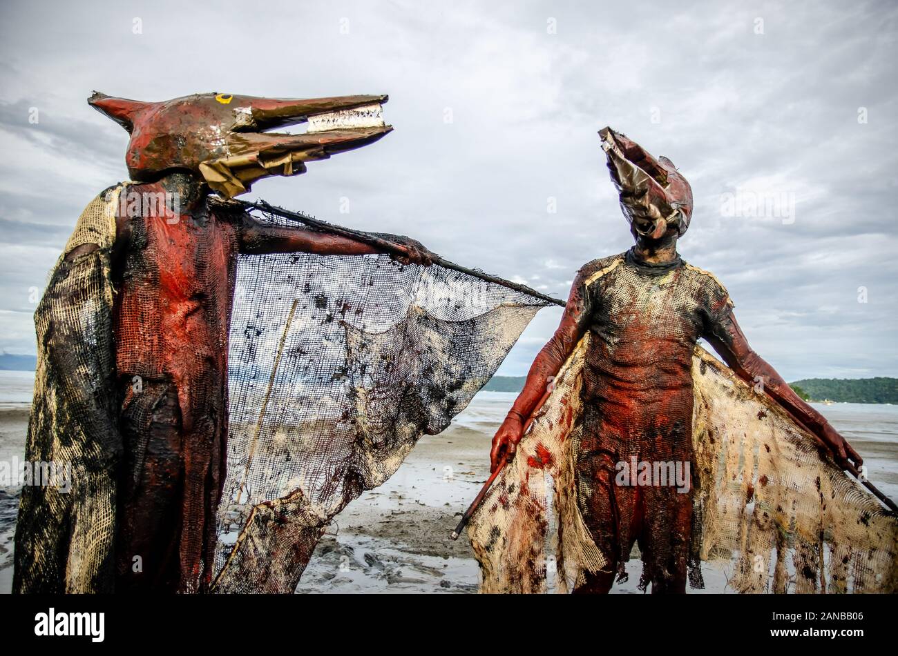 "Monstrous" costumes in the "mud block", a carnival block in the city ...