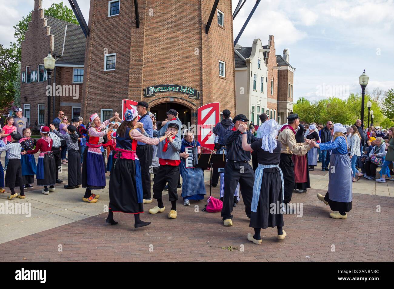 Pella tulip festival hi-res stock photography and images - Alamy