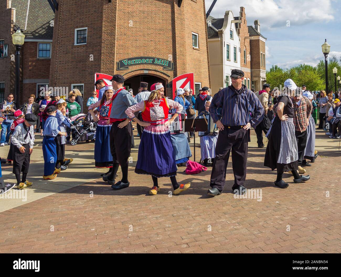 Pella tulip festival hi-res stock photography and images - Alamy