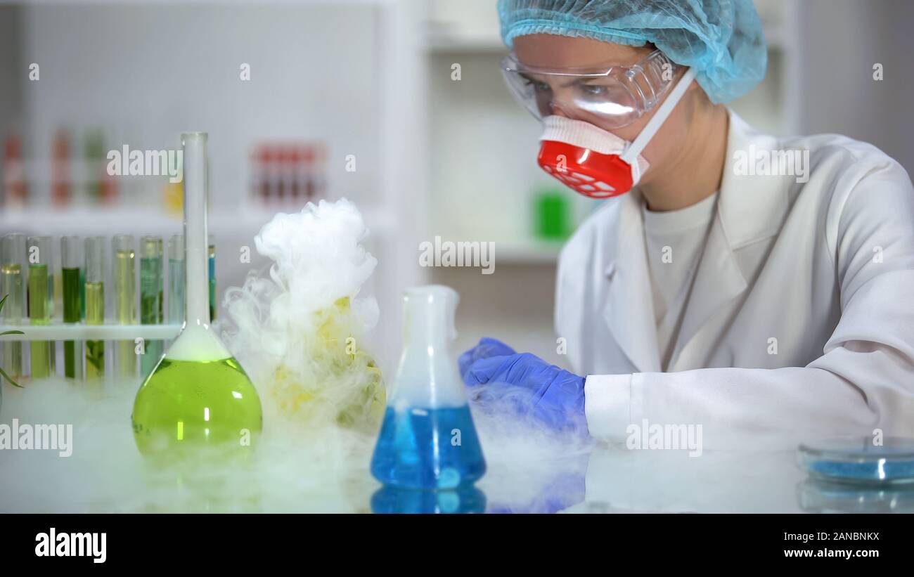 Smoking experiment hi-res stock photography and images - Alamy