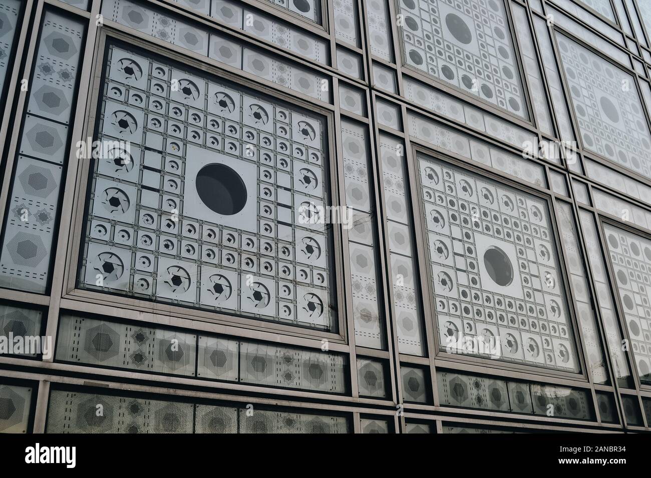 Detail of the facade of Arab World Institute Stock Photo - Alamy