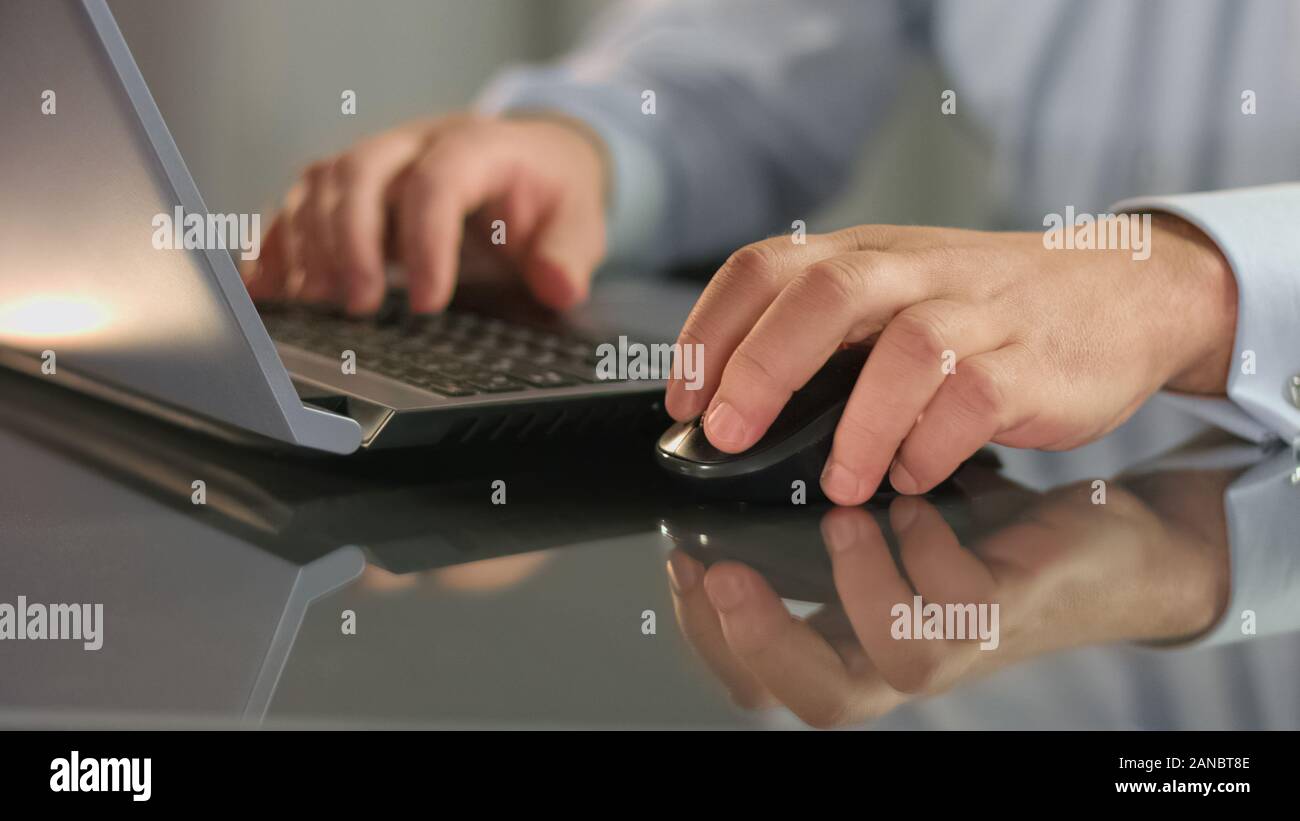 Sending mouse hi-res stock photography and images - Alamy