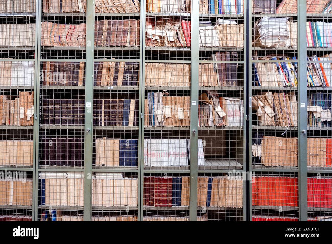 Bookshelves old books background hi-res stock photography and images ...