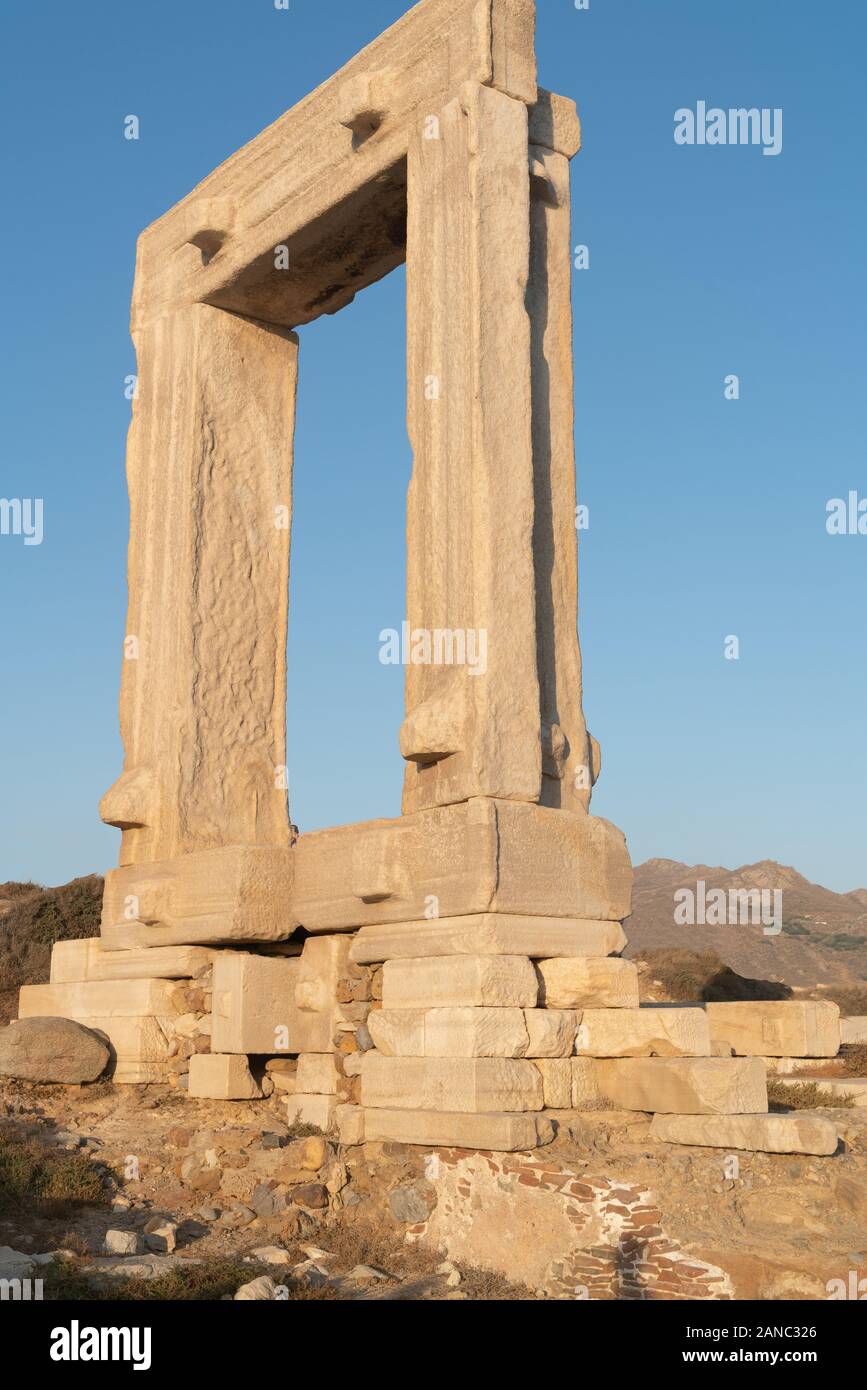 Naxos arch apollo greece hi-res stock photography and images - Alamy