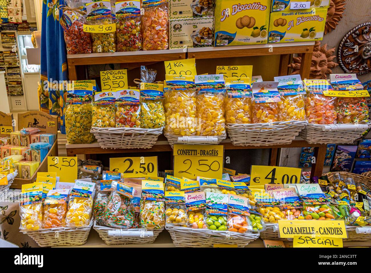 Sorrento lemon hi-res stock photography and images - Alamy