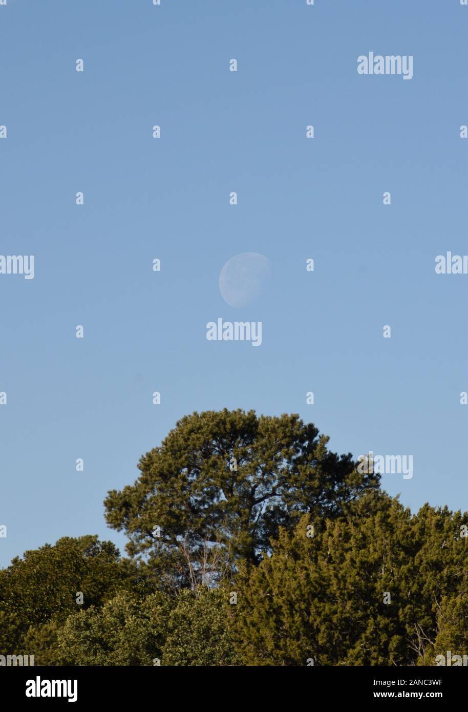 Simple moon hi-res stock photography and images - Alamy