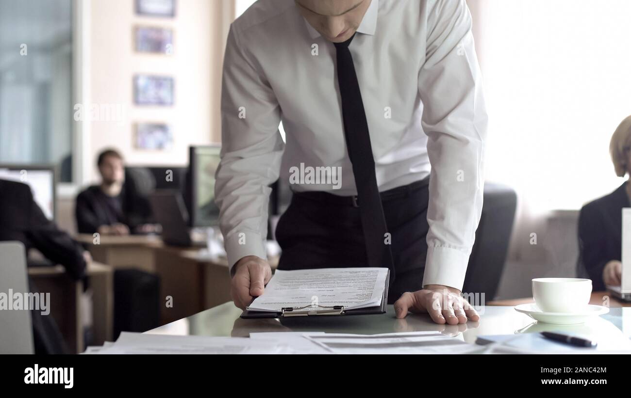 Loss of contract hi-res stock photography and images - Alamy