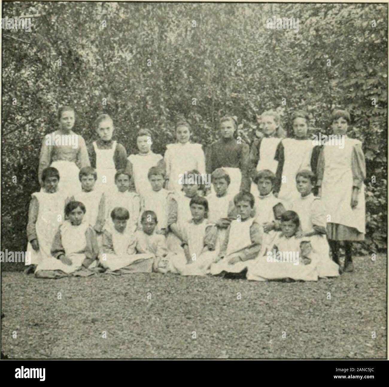 Stunted children hi-res stock photography and images - Alamy