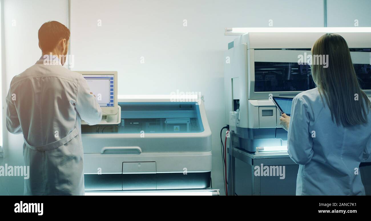 Healthcare scientists hi-res stock photography and images - Alamy