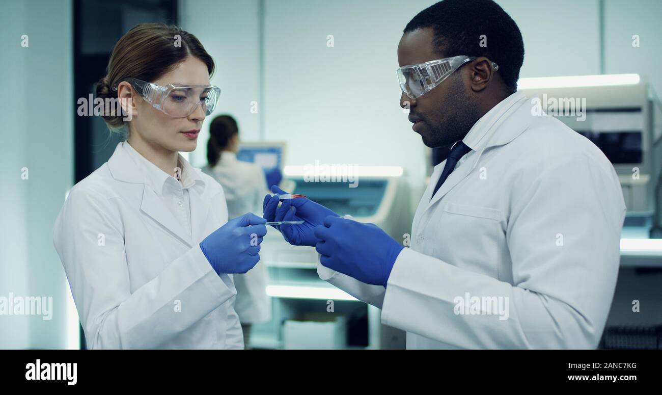 Scientific workers hi-res stock photography and images - Alamy