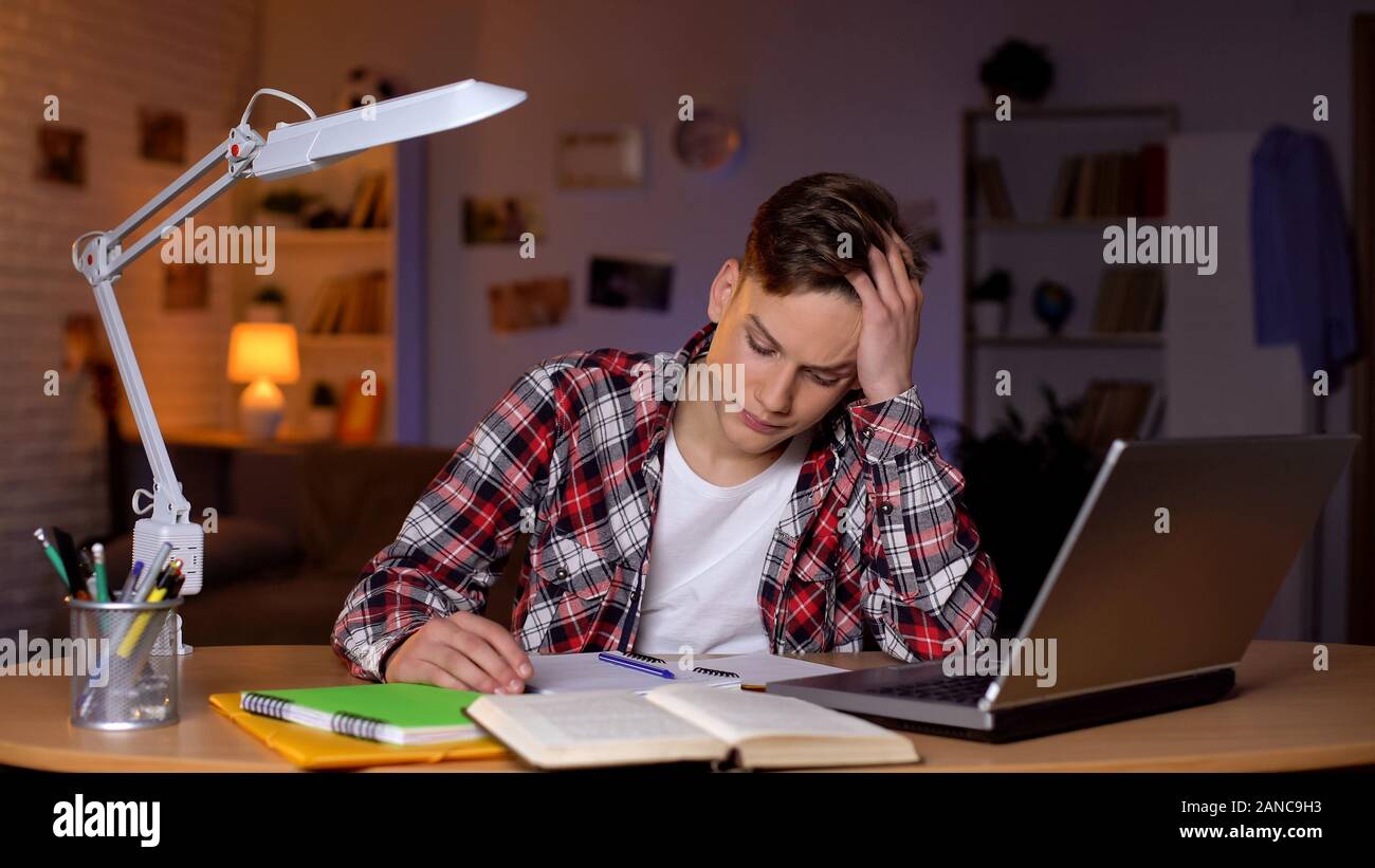 Teenage study math hi-res stock photography and images - Alamy
