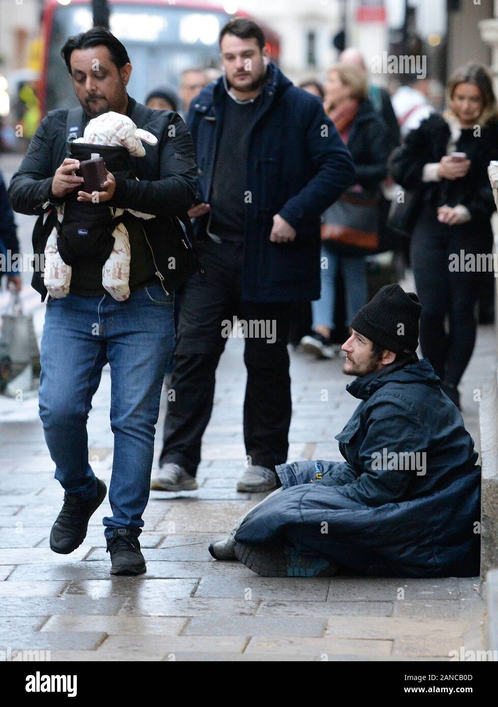 Nick ansell pa wire hi-res stock photography and images - Alamy