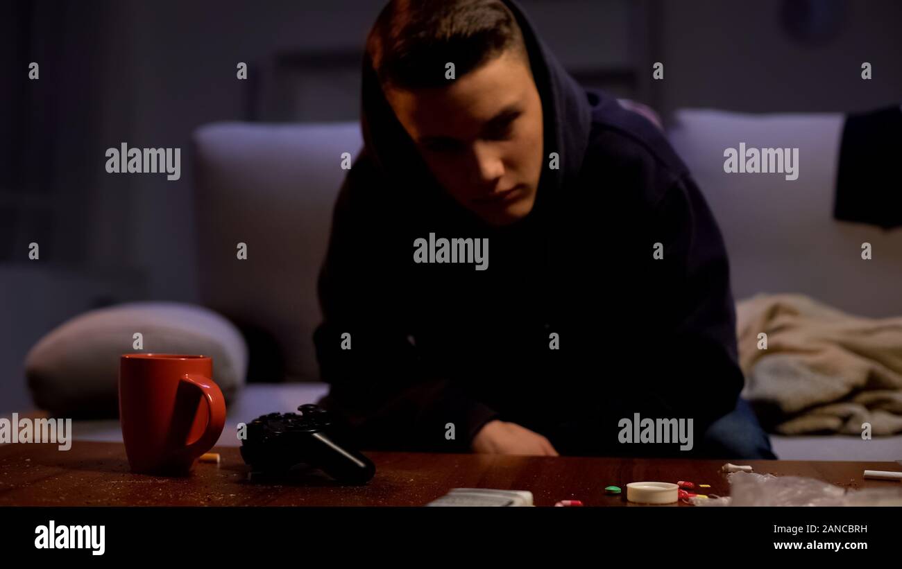 Party drug overdose hi-res stock photography and images - Alamy