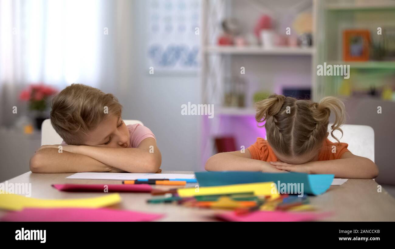 Children asleep school hi-res stock photography and images - Alamy