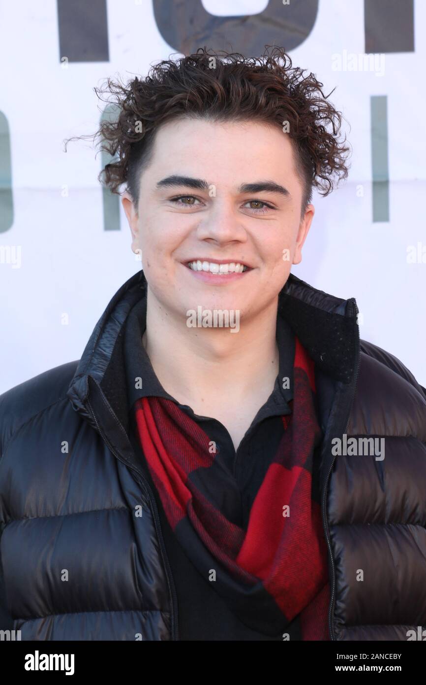 6th Annual Simin Hope Foundation Winter Festival in North Hollywood ...