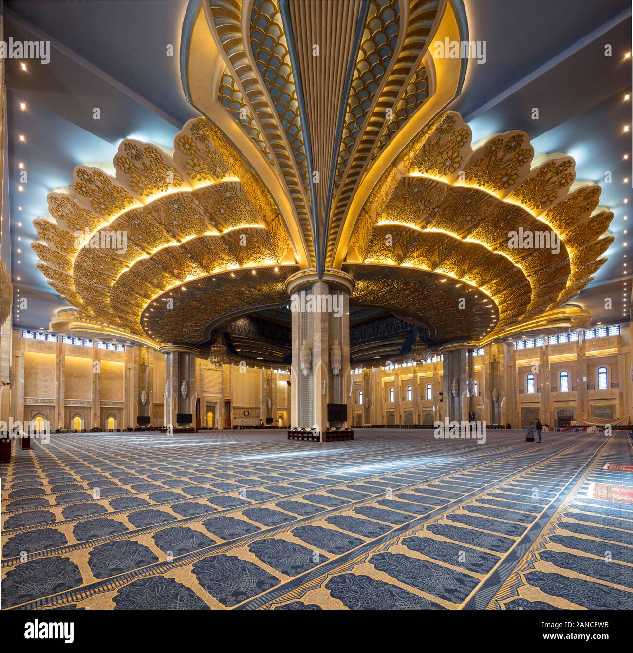 interior dome, vaulting and decoration, Grand Mosque, Kuwait Stock ...