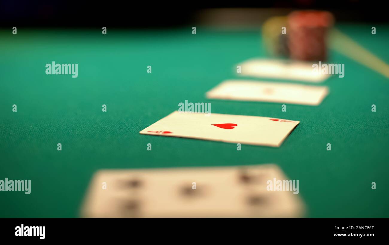 Playing cards laying hi-res stock photography and images - Alamy