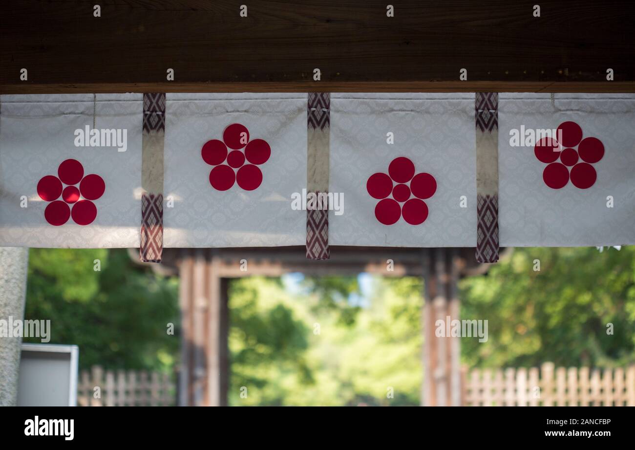 Design elements from Shinto Shrines and Buddhist Temples in Kyoto ...